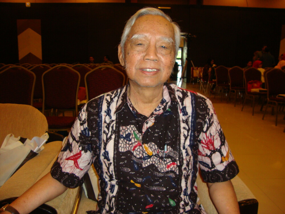 Seminar Linguistik Internasional Peringati 80 Tahun Prof. Dr. Soepomo ...