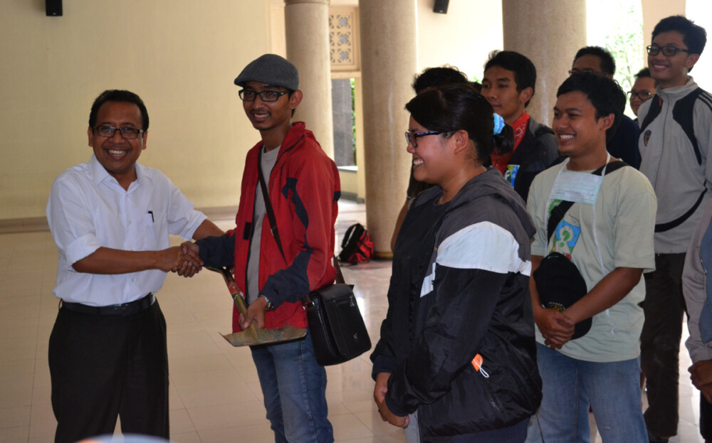 Tim Emergency Response dan Tim Research Untuk Kelud - Universitas ...