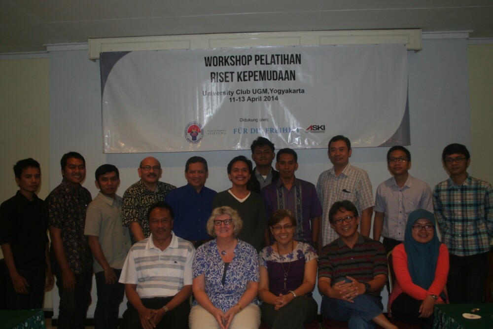 IAAS LC UGM and Kulwaru Village Launch Organic Compost - Universitas ...