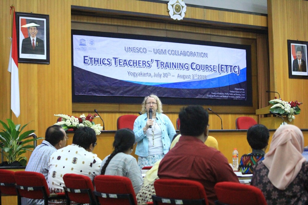 Tahir Foundation Serahkan Gedung Pascasarjana FKKMK UGM - Universitas ... Tahir Foundation Serahkan Gedung Pascasarjana FKKMK UGM - Universitas ...