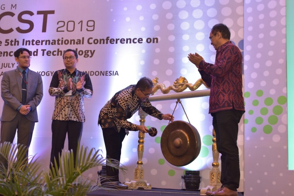 The 5th ICST UGM : Upaya Meningkatkan Antusiasme Penelitian di Bidang ...