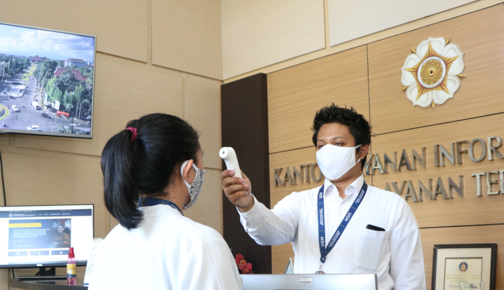 Guru Besar UGM: Thermo Gun Tidak Bahayakan Otak - Universitas Gadjah Mada