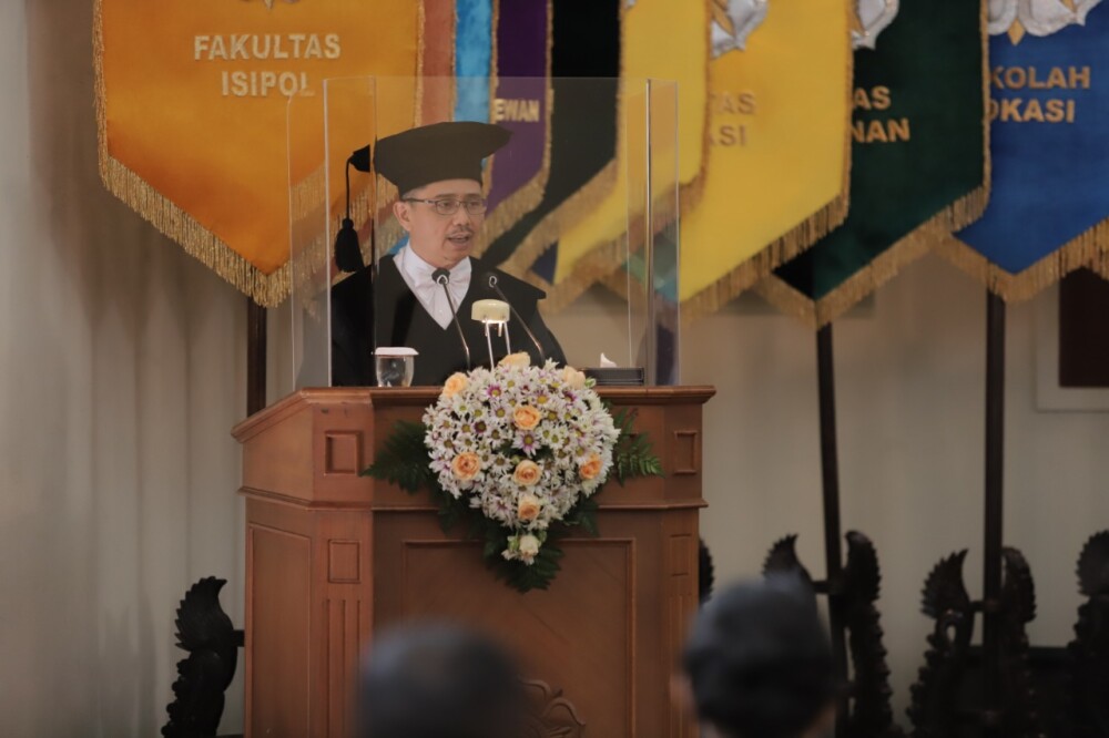 Prof. Suharko Dikukuhkan Sebagai Guru Besar FISIPOL UGM - Universitas Gadjah Mada