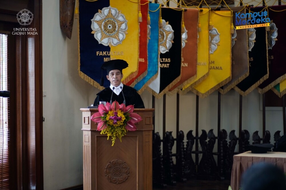 Bambang Purwono Dikukuhkan Sebagai Guru Besar UGM - Universitas Gadjah Mada