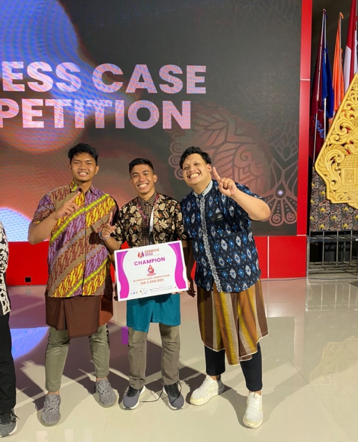 UGM Wins 2022 Derrick Oil and Gas Business Case Competition - Universitas Gadjah Mada