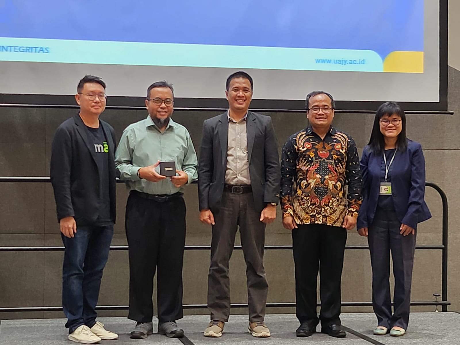 Dosen UGM Jadi Pembicara Simposium Internasional di Singapura ...