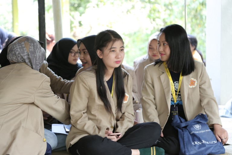 UGM Students From Myanmar and Philippines Join Community Service With ...