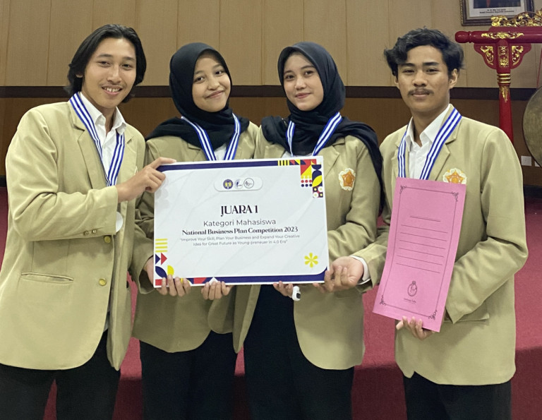 Tim Mahasiswa UGM Raih Juara Pertama Kompetisi Business Plan Nasional - Universitas Gadjah Mada