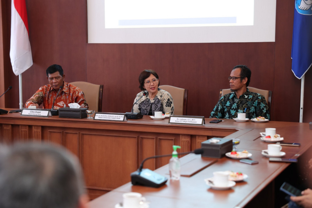 UGM, STT Migas Balikpapan, and North Kayong Regency Sign Cooperation ...