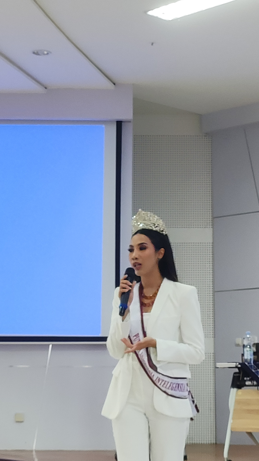 Putri Indonesia Intelegensia 1 Giok Kinski Motivates Cultural Sciences ...