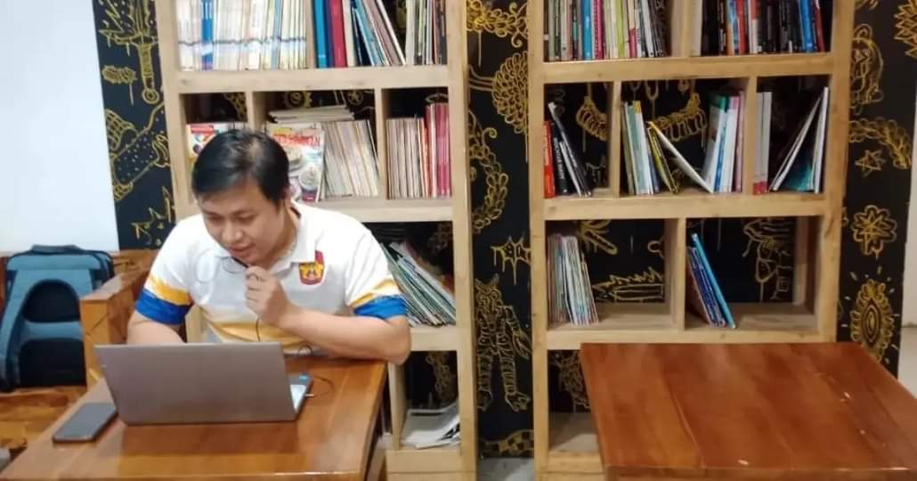 Dosen FKKMK UGM Arko Jatmiko Wicaksono Raih Best Paper Presenter Di Forum Ikatan Farmakologi ...