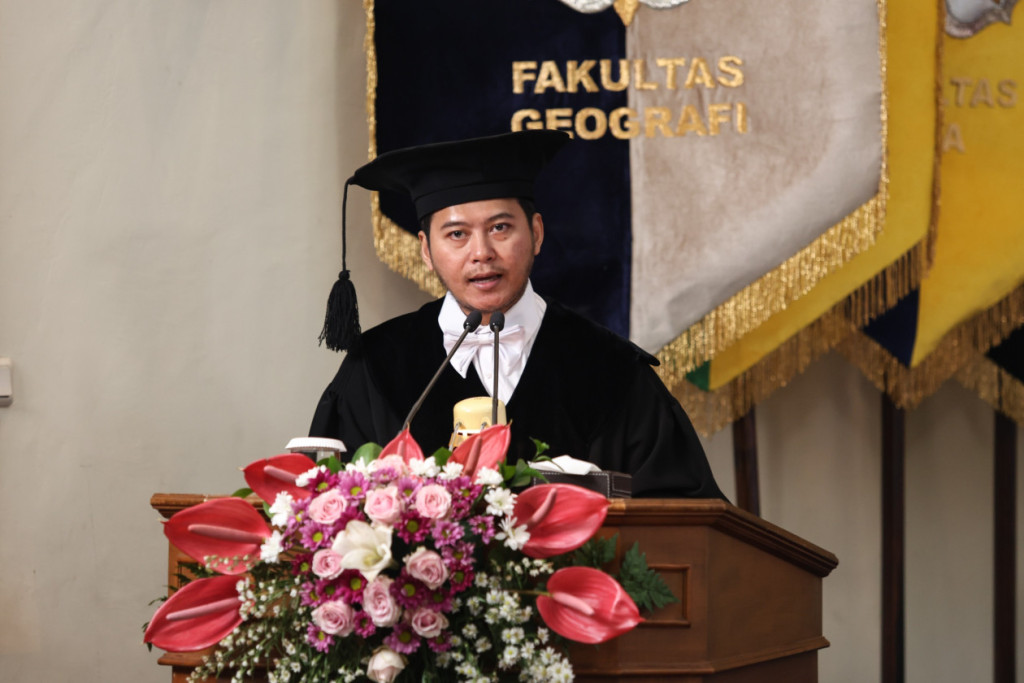 Professor at 35: Wicaksono Makes History, Unveils Seagrass Mapping ...