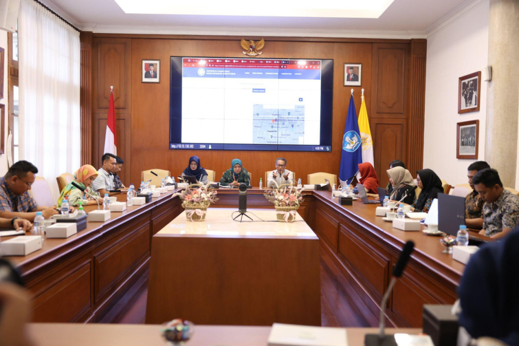 UGM Shares Best Practices in Public Information Transparency with ...