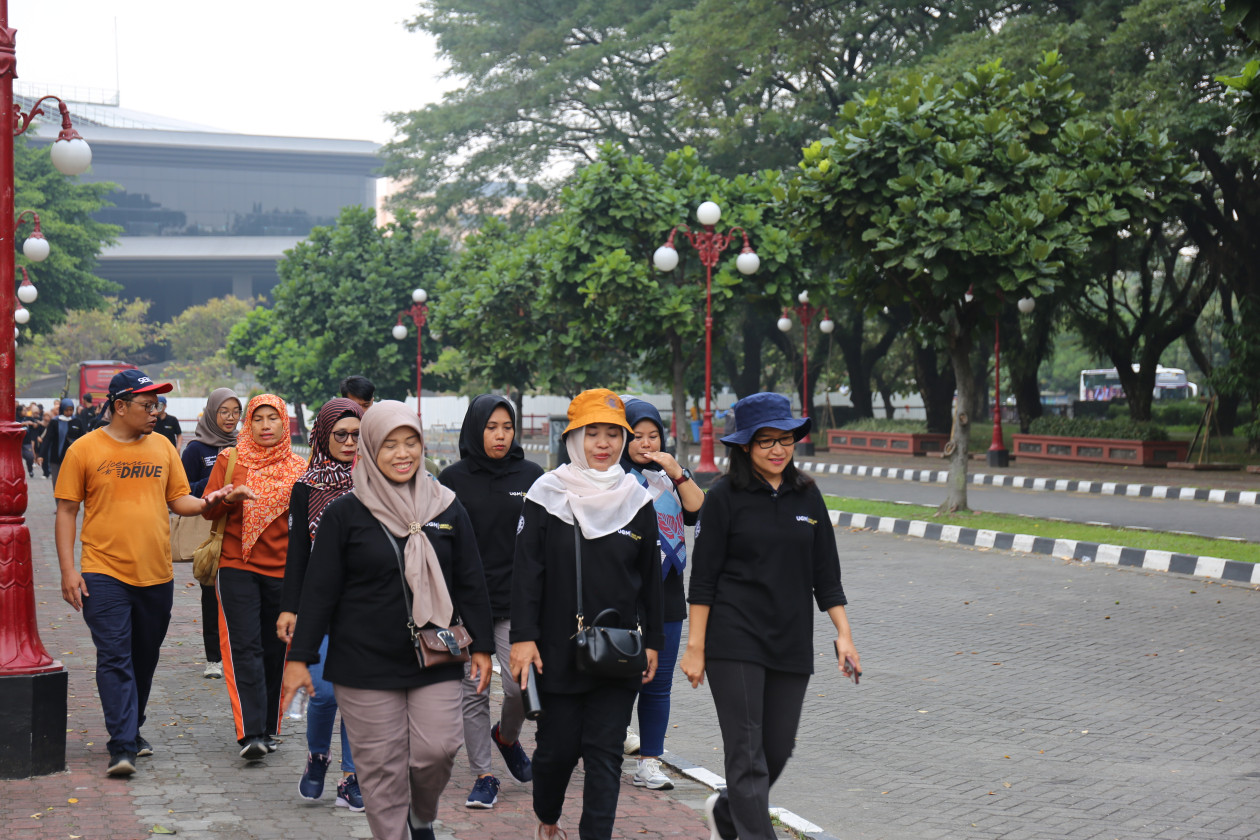 UGM’s Library and Archives Organizes Healthy Walk to Celebrate Its ...