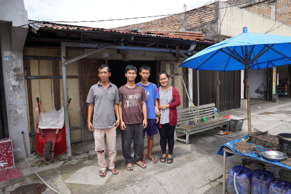 The Story of Johan from Samosir: UGM Acceptance Offers Hope for Family ...