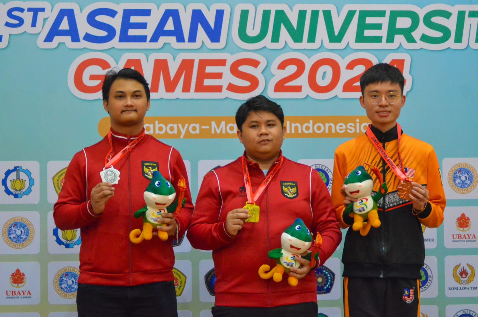 Atlet Catur UGM Antar Kontingen Indonesia Raih Emas ASEAN University ...