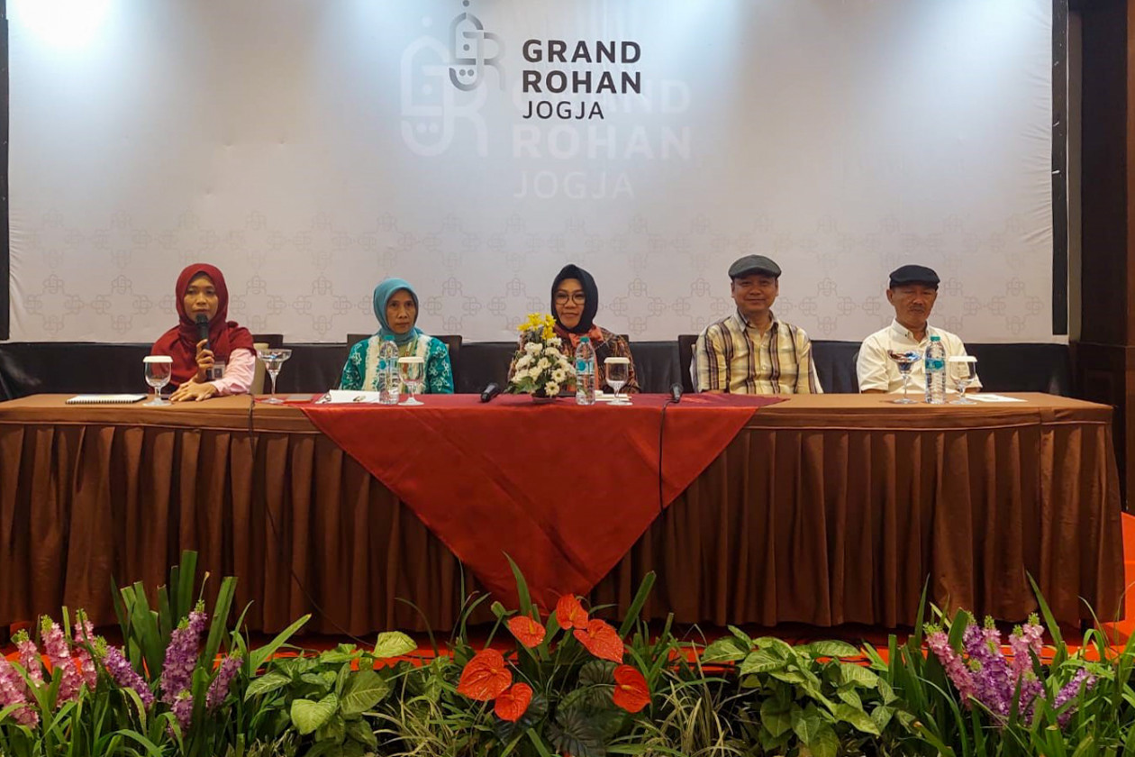 FIB UGM Gelar Bimtek Penulisan Cerita Anak Berbahasa Jawa - Universitas ...