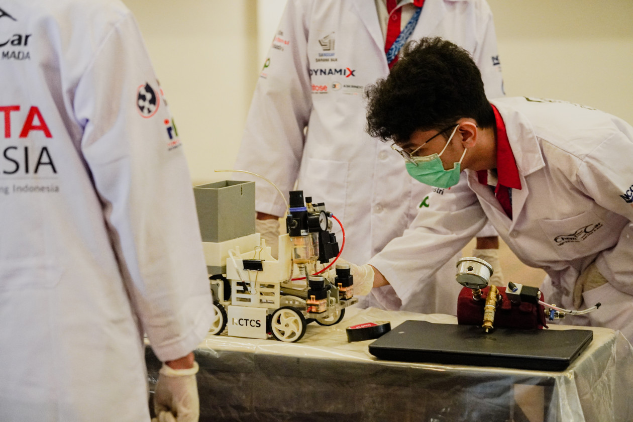 Tim Reactics UGM Rebut Dua Gelar Juara di Kompetisi Chem-E-Car AISC 2024 - Universitas Gadjah Mada