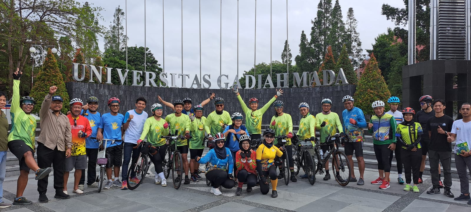 Mapala UGM dan UI Gelar Gowes 660 KM - Universitas Gadjah Mada