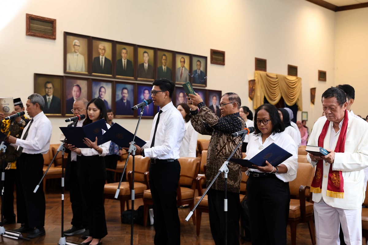 UGM Inaugurates 125 Functional Officials - Universitas Gadjah Mada