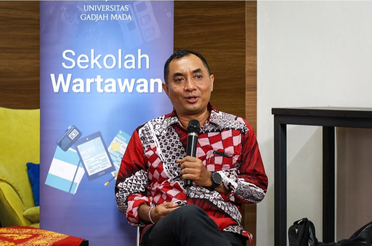 Online Gambling Prevalent Among Young People, UGM Expert Suggests Need ...