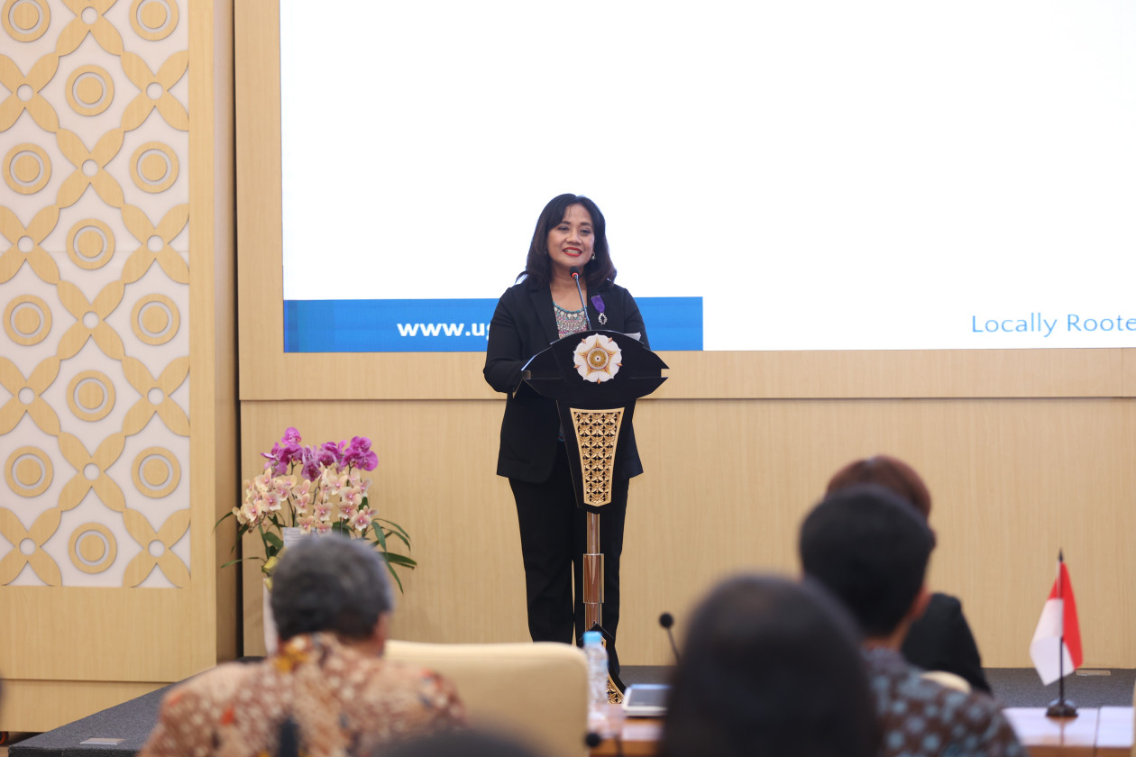 Wening Udasmoro Terima Penghargaan Akademik Tertinggi dari Pemerintah ...