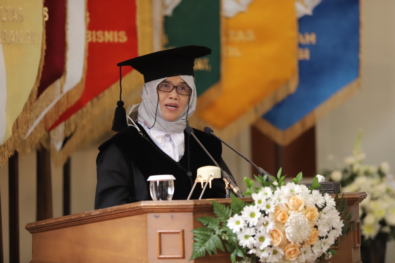 Professor Ika Dewi Ana of UGM Wins Academic Leader Award in Health - Universitas Gadjah Mada