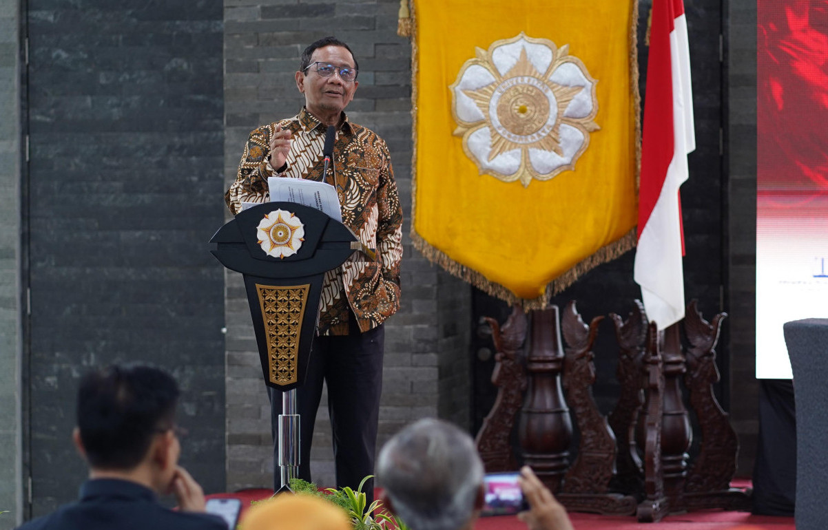 Professor Mahfud MD: Public Welfare Can Be Built Through Democratic ...