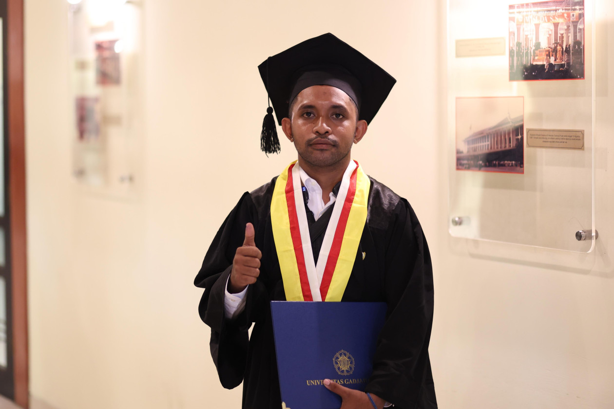Perjuangan Fendryan Gabriel, Anak Pekerja Migran Asal NTT Raih Sarjana ...
