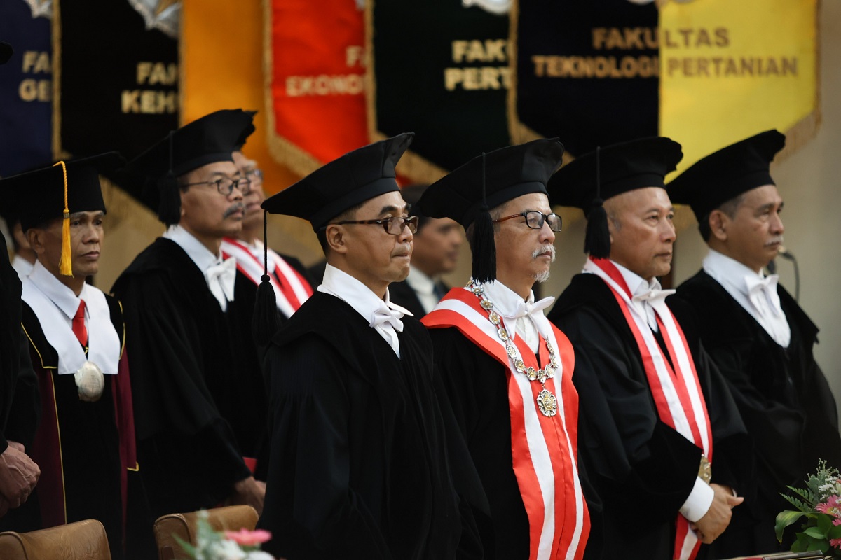 Dosen FIB UGM Prof Agus Suwignyo Dikukuhkan Sebagai Guru Besar Bidang ...