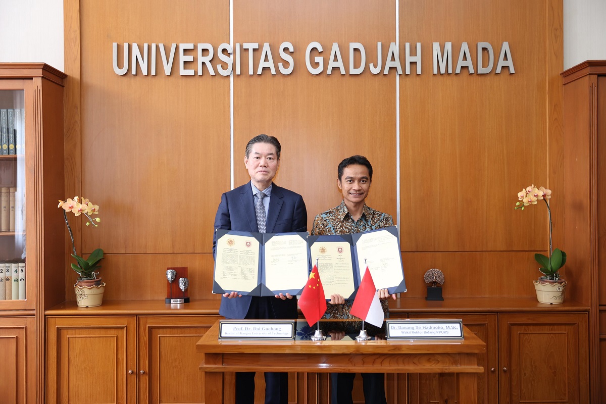 Perkuat Pendidikan dan Riset, UGM dan Jiangsu University of Technology Jalin Kerjasama ...