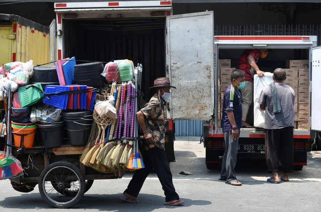 Pekerja Informal RI Masih Tinggi, Ekonom UGM Sebut Cermin Tingkat ...
