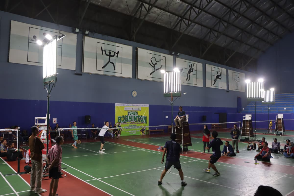 FEB UGM Team Wins First Place in the UGM 76th Anniversary Badminton ...