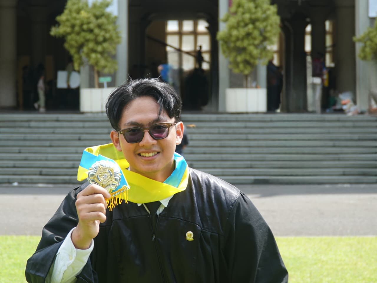 Cerita Aji, Lulus Cumlaude Sarjana Terapan UGM di Usia 20 Tahun 8 Bulan ...