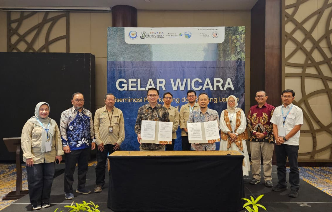 UGM and ISMP Submit National Coral Reef and Seagrass Map to Indonesian ...
